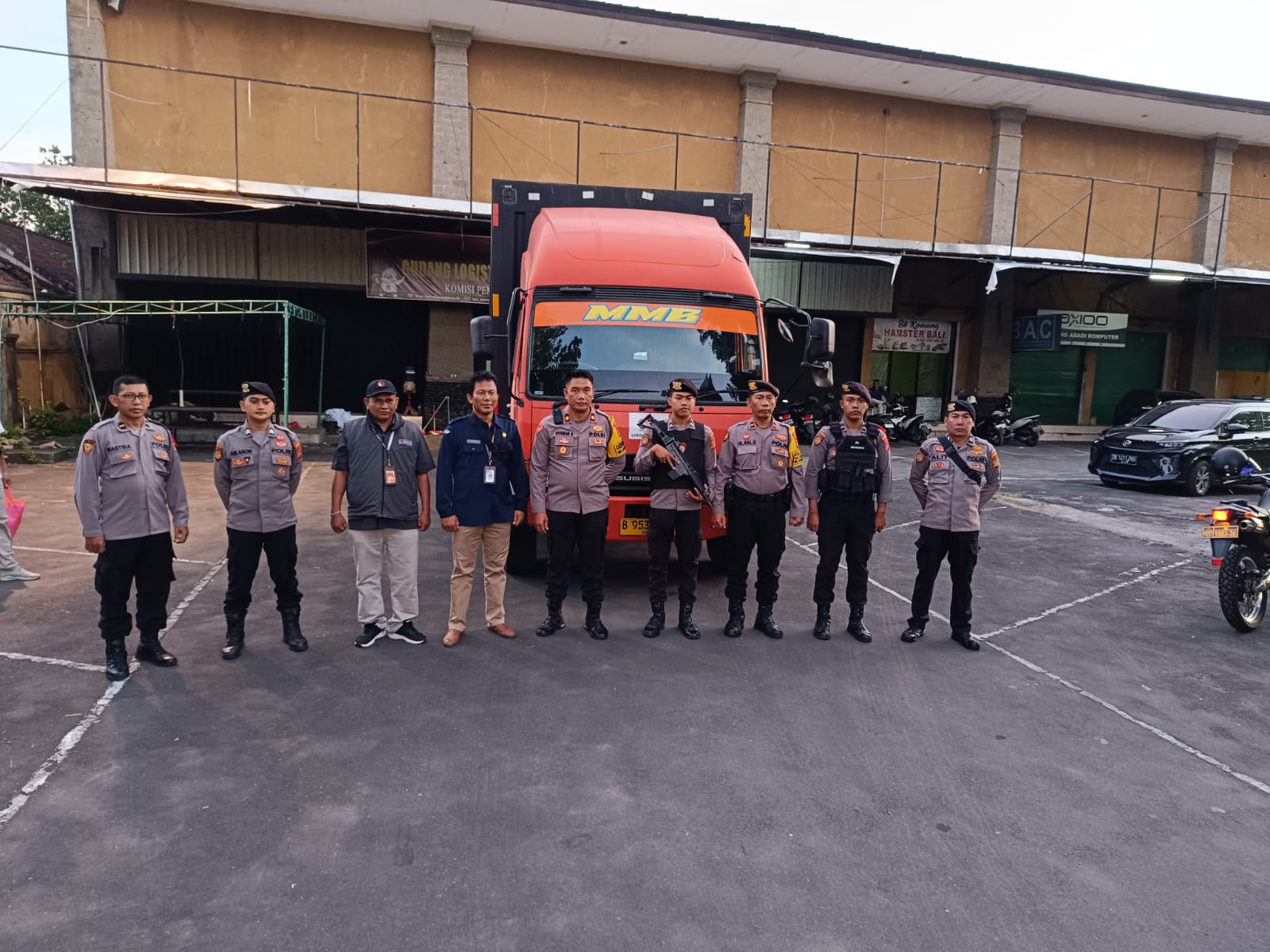 Setelah Kawal Berlanjut Polres Tabanan Distribusikan Logistik Pemilu Tahun 2024 - okebali.com